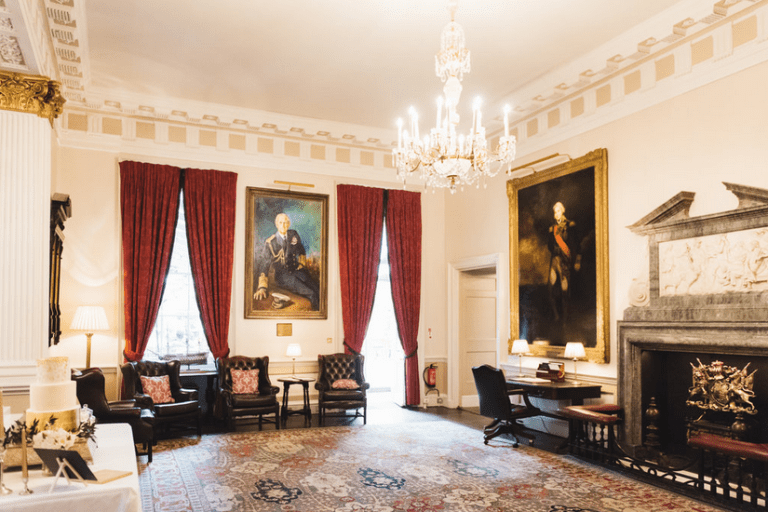 In & Out Club Wedding | Le Cabinet de Curiosités de Madeleine Miranda